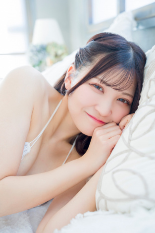 身長149cmの元王道アイドル・成瀬かのん、ソロ初作品で美ボディ大胆に公開「とにかくグラビアが大好き」 4枚目 | ニュース画像 | Deview-デビュー