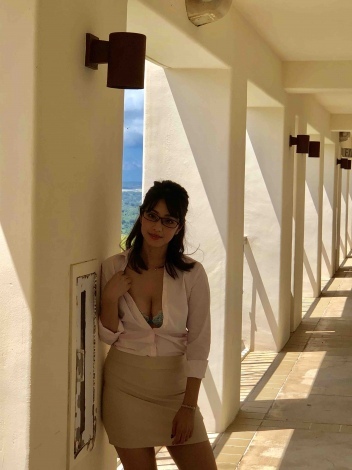 『ゴッドタン」で話題の“恥ずかしがり女子”本郷杏、3rd DVDに“ヤバイ芝居”も収録 6枚目 | ニュース画像 | Deview-デビュー