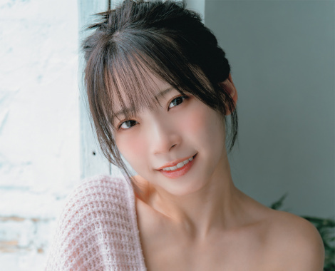 元保育士のコスプレイヤー・紅羽りお、2026年版カレンダー発売 新たな一面が垣間見える衣装も収録 | ニュース | Deview-デビュー