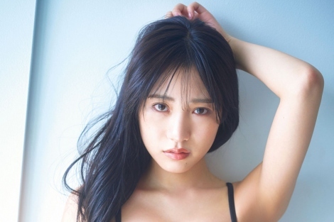 “アイドル史上最強BODY”横野すみれ、大人の女性に成長し1年半ぶりFLASH表紙＆巻頭に登場 | ニュース | Deview-デビュー