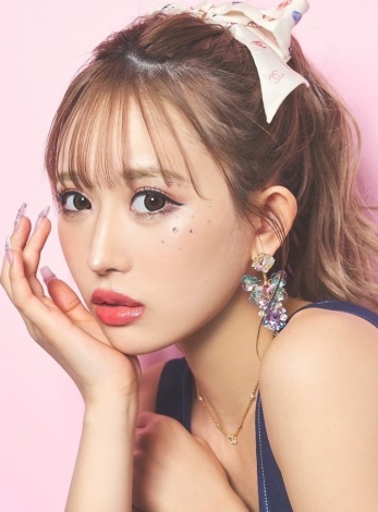 白ギャル界のカリスマ・伊藤桃々、元egg看板モデルから4月より「小悪魔ageha」専属モデルに「ピン表紙を目標に、頑張ります」 | ニュース | Deview-デビュー