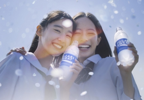 ポカリスエットCM史上初のWヒロイン・椿＆池端杏慈「会うたびに仲良くなってる」 | ニュース | Deview-デビュー
