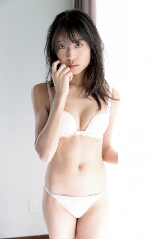 現役会社員の「ミスFLASH2023」グランプリ・井上晴菜、身長168cmのスレンダーボディをイメージDVDで公開 8枚目 | ニュース画像 | Deview-デビュー