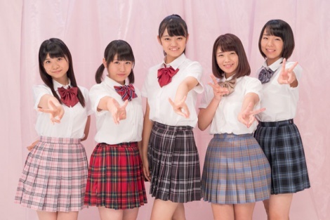 アップアップガールズ(2)、初シングル「二の足Dancing」のMV公開 制服姿とアイドル衣装がクロスする鮮烈な映像 | ニュース | Deview-デビュー