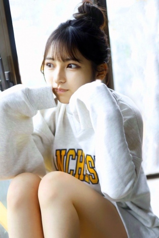 身長149cmのグラビアタレント・十味、ヤンジャン表紙で屋久島ロケ「ナチュラルな自分を意識しました」 2枚目 | ニュース画像 | Deview-デビュー