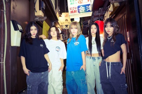 韓国の5人組アイドル「YOUNG POSSE」ムラサキスポーツとのコラボTシャツ販売 | ニュース | Deview-デビュー