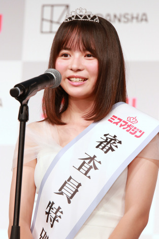 身長149cmのキュートな16歳・太田しずく、ミスマガジン2025審査員特別賞受賞「受け止めきれないたくさんの応援ありがとうございます」 | ニュース | Deview-デビュー