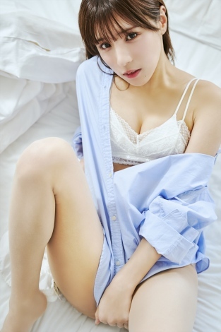 アイドル、レースクィーンからグラビアアイドルへ 夏本あさみが20代最後の姿を収めた1st写真集発売 4枚目 | ニュース画像 | Deview-デビュー