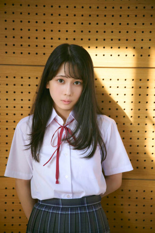 『ラブライブ！』声優・野中ここな、初写真集で見せる10代ラストの制服ショット | ニュース | Deview-デビュー