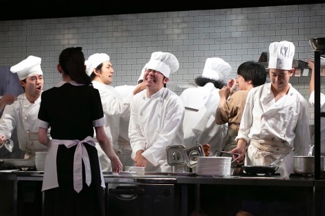 喧騒に満ちた厨房を舞台に人間を描き出す「The Kitchen」上演 | ニュース | Deview-デビュー