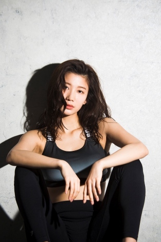 美ボディモデル・小倉優香、キックボクサー・皇治が出演するBODYMAKERのCMオンエア 11枚目 | ニュース画像 | Deview-デビュー