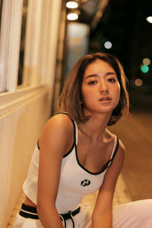 みちょぱ、エッジィで夏ムードなスタイルを披露 GYDAのSUMMER COLLECTIONカタログに起用 | ニュース画像 | Deview-デビュー