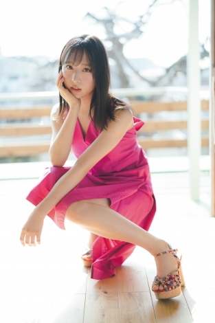 AKB48のエース・小栗有以とグラビア女王・行天優莉奈が『週刊FLASH』に登場 2枚目 | ニュース画像 | Deview-デビュー