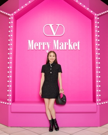 ももいろクローバーZ・百田夏菜子、ヴァレンティノのポップアップストアに来店 | ニュース | Deview-デビュー