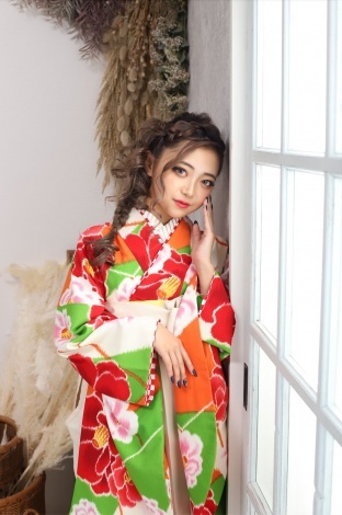 『Stamaga☆Fille』 専属モデルのまなみちょぱ（高橋愛美）『#振袖gram』2023年CMモデルに抜擢 4枚目 | ニュース画像 | Deview-デビュー