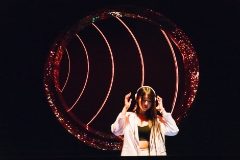 身長170cm 9頭身の真島なおみ、真島ナオミ名義で本格DJデビュー「外国の方とも新しい出逢いが生まれるんじゃないかとワクワクしています」 5枚目 | ニュース画像 | Deview-デビュー