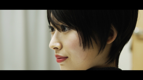 仮面ライダーヒロイン・井本彩花がショートヘアに 初主演のMVで髪を切るシーンが話題 | ニュース | Deview-デビュー