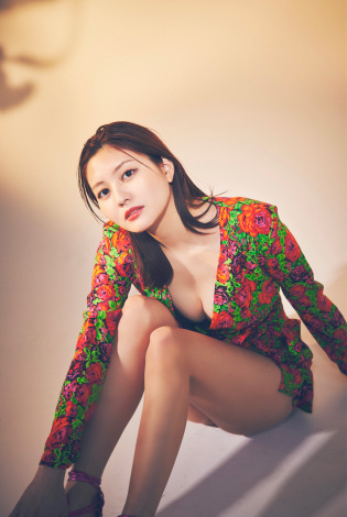 身長168cmの美スタイルモデル・林ゆめ、新ムック『BLT MONSTER』登場「迫力のある誌面になっています」 5枚目 | ニュース画像 | Deview-デビュー