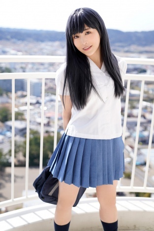 『小悪魔ageha』編集長・百瀬りえ、コラボコスプレでヤンマガ表紙に登場「作る側にもいるからこそ、表に立てる機会の素晴らしさを実感」 | ニュース画像 | Deview-デビュー