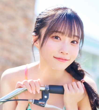 身長145cmの美ボディアイドル・岸みゆ、『ビーチの小悪魔』がテーマのグラビア披露「ゲットしてくれたあなたを虜にしちゃいたいです！」 | ニュース | Deview-デビュー