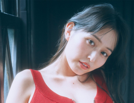 身長169cmのハイスペックボディ・天野ちよ、完璧なスタイルと大人の女性美を見せつける | ニュース | Deview-デビュー