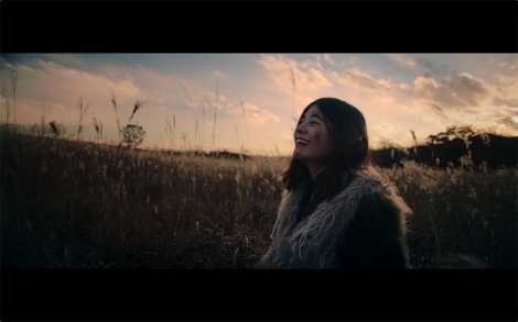 現役高校生ViVi専属モデル・アリアナさくら、『呪術廻戦』エンディングテーマMVに登場 | ニュース | Deview-デビュー