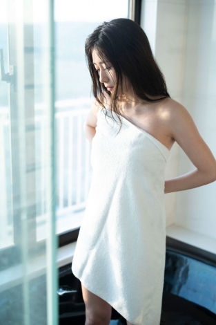 元NMB48・内木志、3rd写真集＆初DVDで大人の表情見せる「今この瞬間の素の私を見ていただけるかな」 3枚目 | ニュース画像 | Deview-デビュー