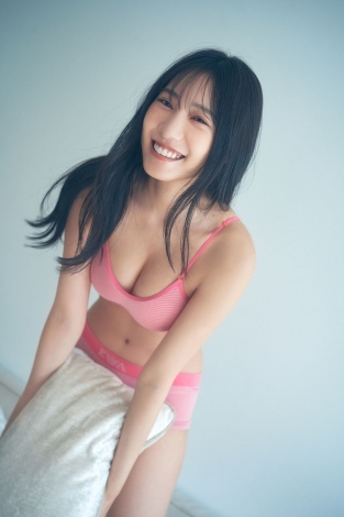 “アイドル史上最強BODY”横野すみれ、『FLASH』1年半ぶり3度目の表紙で見せた成長 4枚目 | ニュース画像 | Deview-デビュー