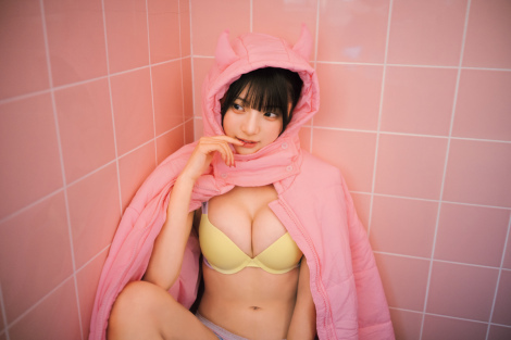 身長148cmのアイドル・姫野ひなの、キュートな悪魔コスでパンチ飛び蹴り「お外にも出て走り回りました」 3枚目 | ニュース画像 | Deview-デビュー